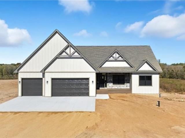 529 Chapman Hills Ct, Hudson, WI 54016