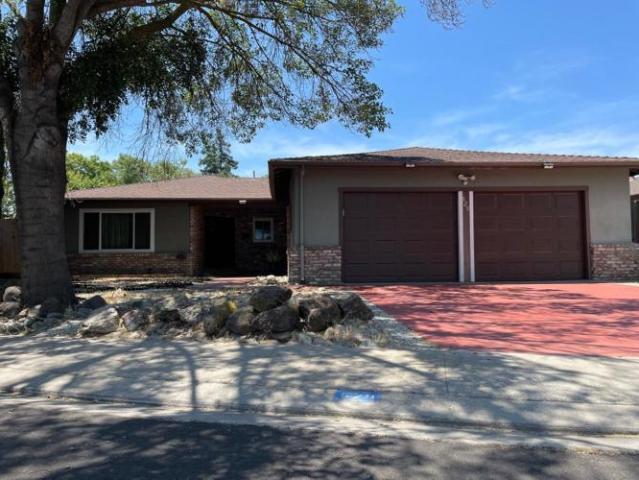 529 Brookview Ct, Modesto, CA 95354
