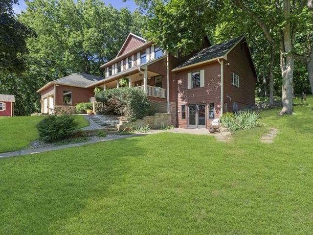 529 E 1700 Rd, Baldwin City, KS 66006