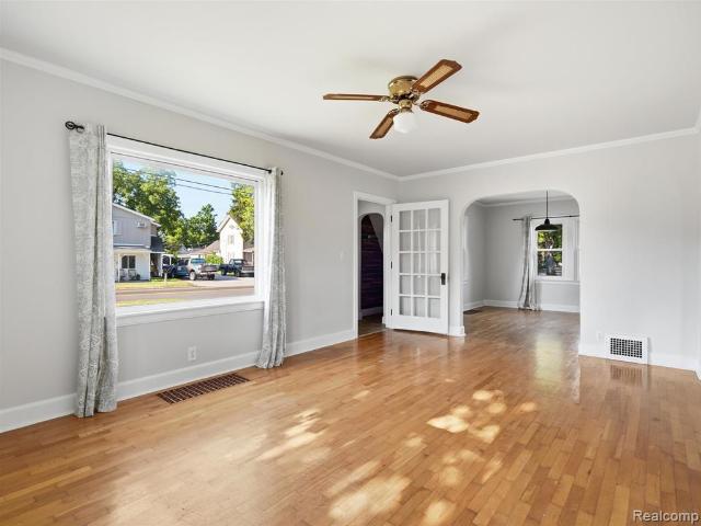 529 E Broad Street