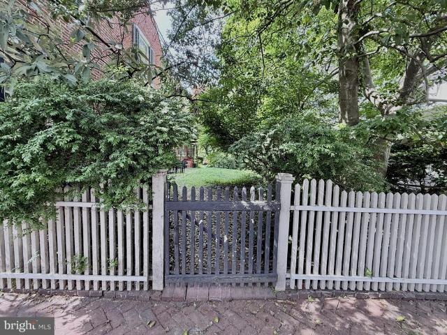 529 E King Street