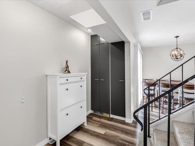 529 East Bluff