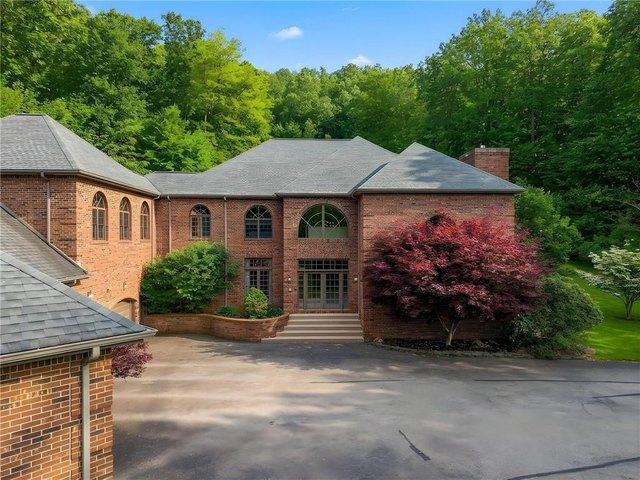 529 Edgewood Ave, Indiana, PA 15701