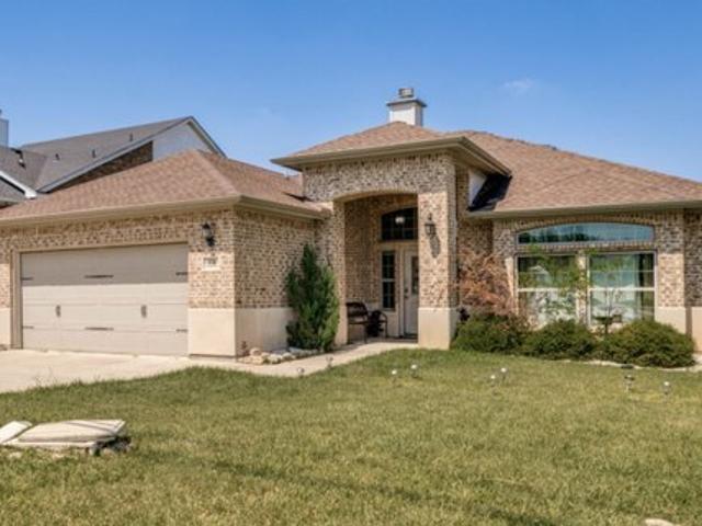 529 NE 5th St, Grand Prairie, TX 75050