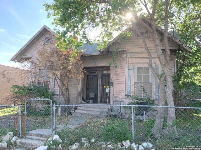 529 S Pine St, San Antonio, TX 78203