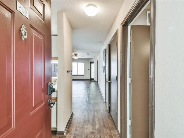 529 Southwest Parkway 203