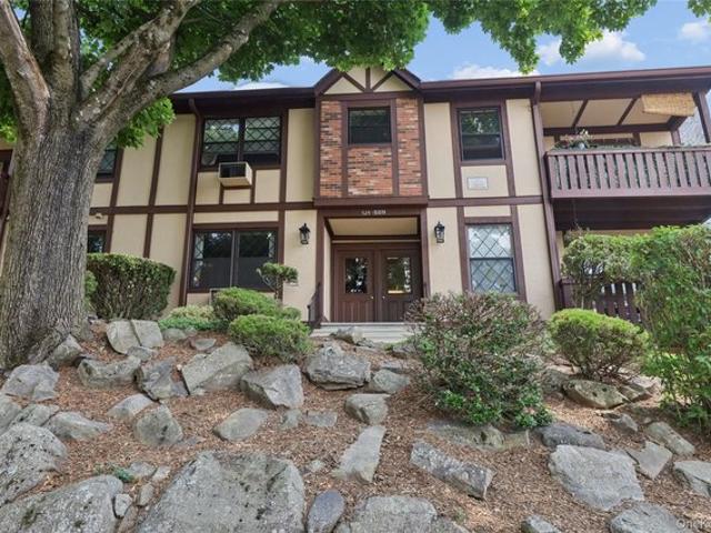 529 Sierra Vista Ln, Valley Cottage, NY 10989
