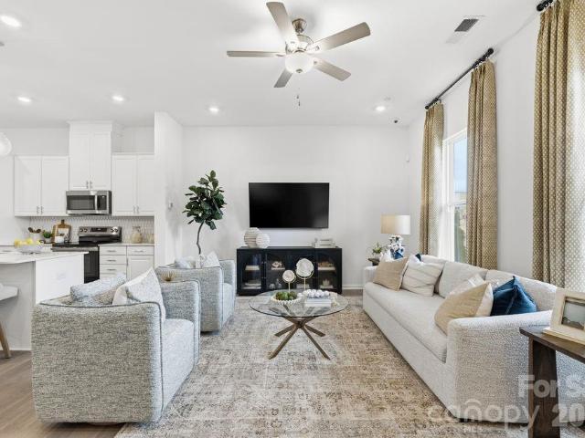 529 Silver Star Boulevard
