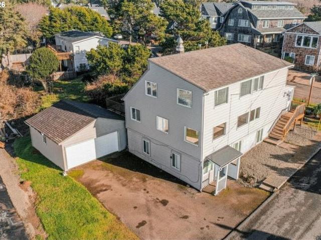 529 SW 32nd St, Lincoln City, OR 97367
