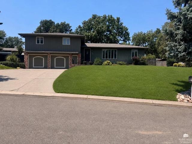 529 Peck Ave, Concordia, KS 66901