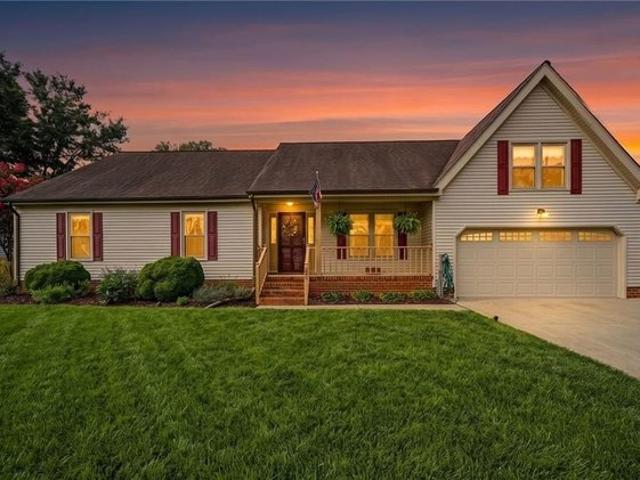 529 Royal Grant Dr, Chesapeake, VA 23322