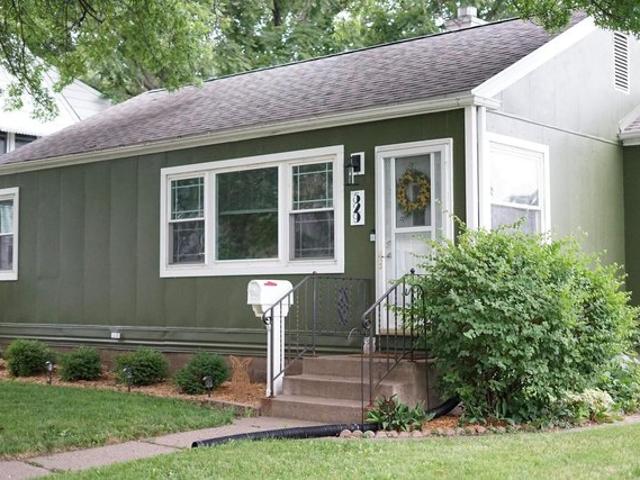 529 W 29th St, Davenport, IA 52803