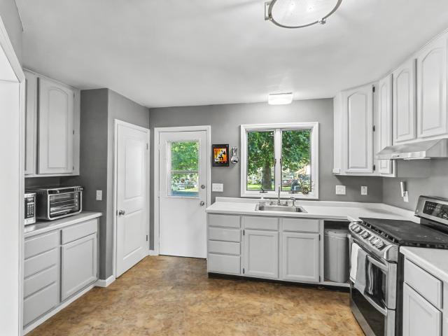 529 W Cook Street
