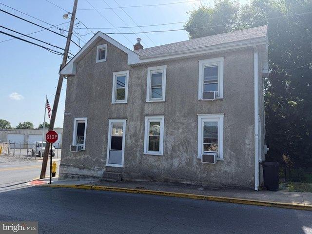 529 W Race St, Martinsburg, WV 25401