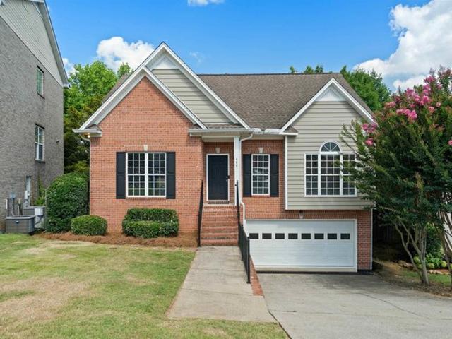 529 Willow Oaks Cir, Vestavia Hills, AL 35226