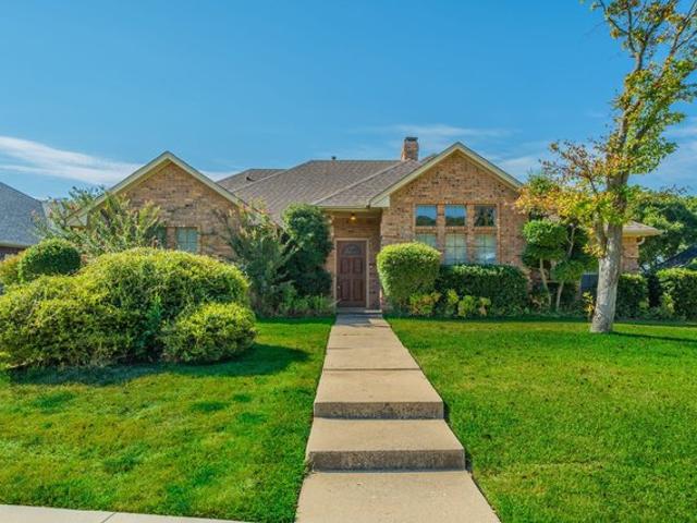529 Winston St, Grand Prairie, TX 75052