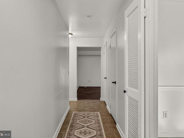 52 52A Leeds Court