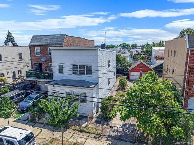 52 67 72nd St, Maspeth, NY 11378