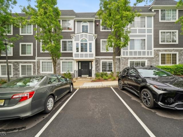 52 Village Dr