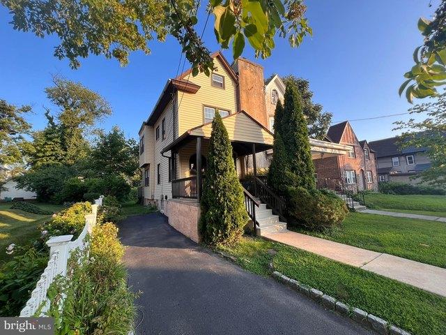 52 W Albemarle Ave, Lansdowne, PA 19050