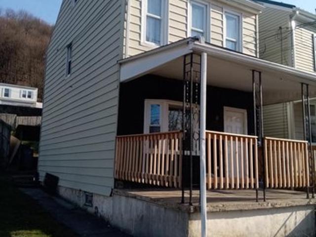 52 W Bacon St, Pottsville, PA 17901