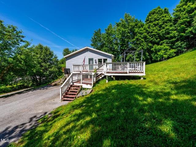 52 Warsaw Ave, Mechanicville, NY 12118