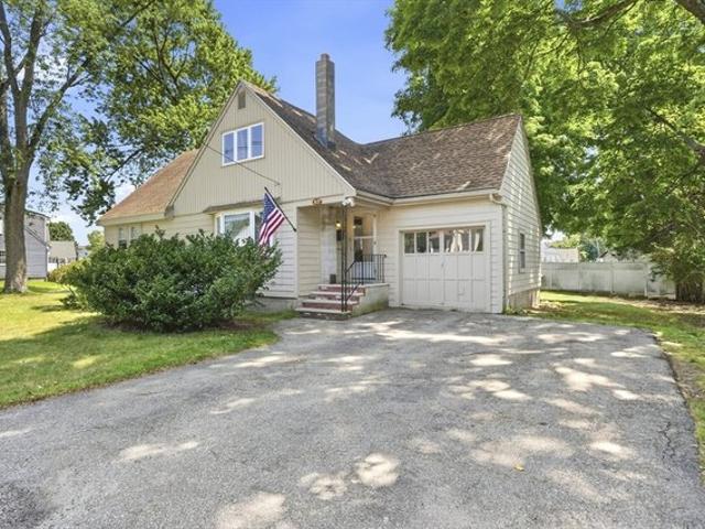 52 Wyman St, Woburn, MA 01801