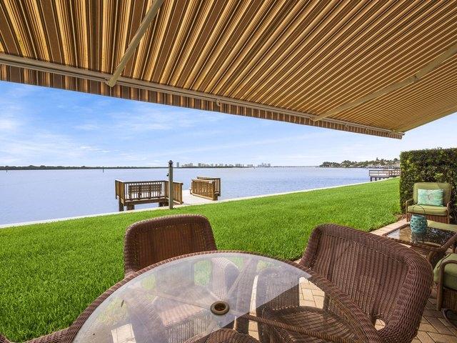 52 Yacht Club Dr Apt 103, North Palm Beach, FL 33408