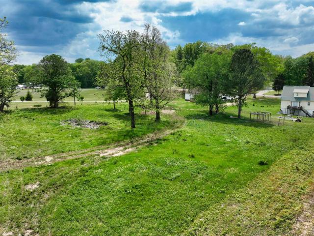 52 Acre County Road 825