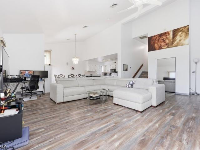 52 Adams Ter