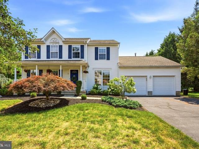 52 Amberfield Rd, Robbinsville, NJ 08691