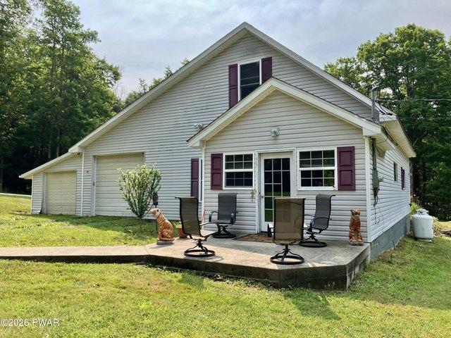 52 Bentler Rd, Gouldsboro, PA 18424