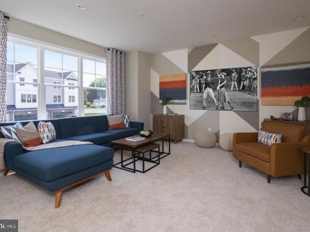 52 Becker Dr Unit 24, Chalfont, PA 18914