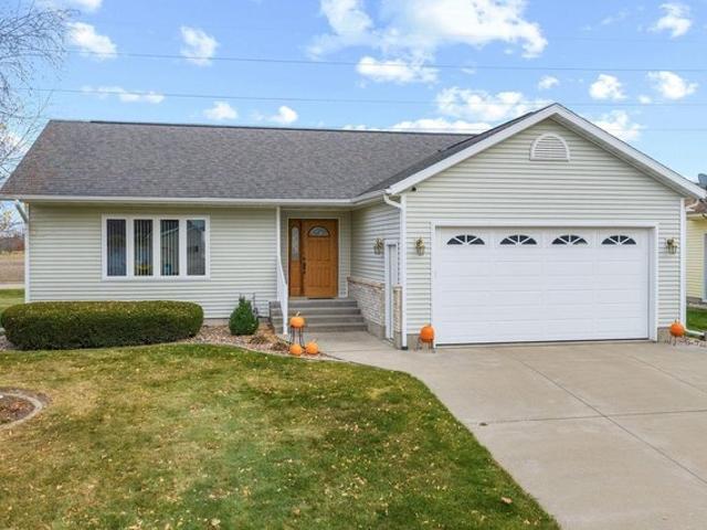 52 Bindl Dr, Reedsburg, WI 53959