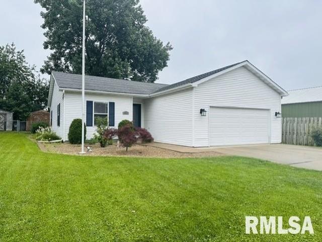 52 Book Ln, Jacksonville, IL 62650