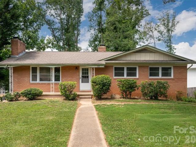 52 Blake Dr, Arden, NC 28704