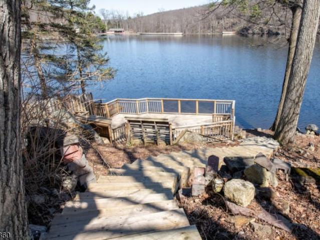 52 Broadway, West Milford, NJ 07480 | MLS #4015