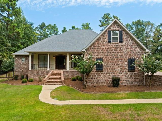 52 Brookline Dr, Hattiesburg, MS 39402