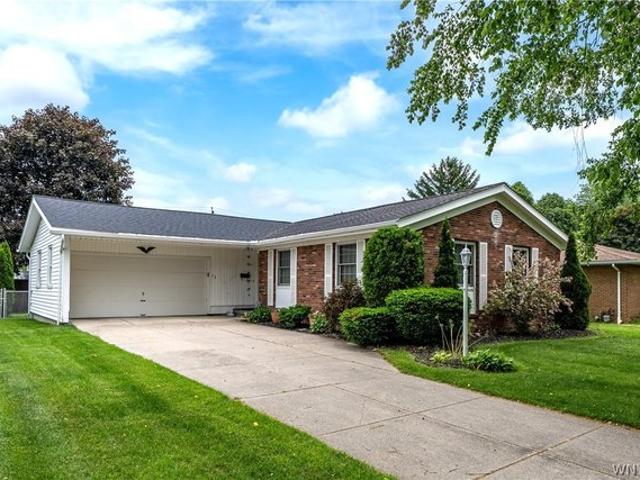 52 Bucyrus Dr, Amherst, NY 14228