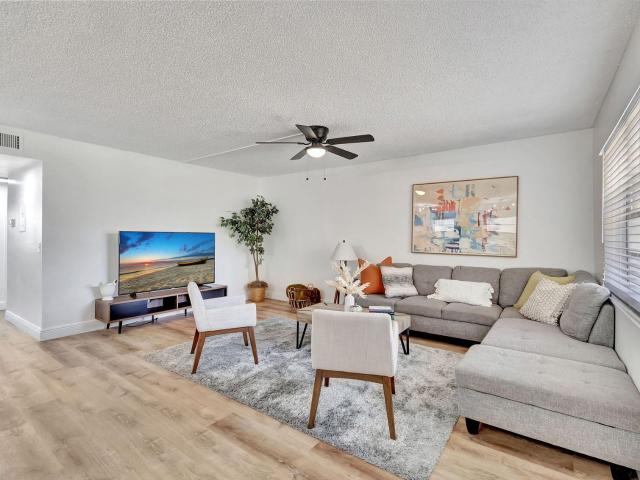 52 Burgundy B, Delray Beach, US, FL