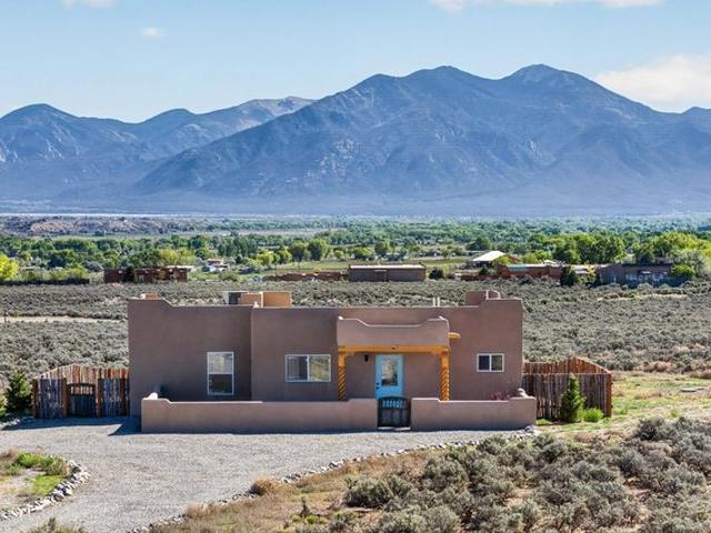 52 Cactus Flower Rd, Taos, NM 87571