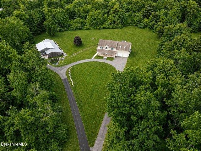 52 Cecelia Ter, Pittsfield, MA 01201