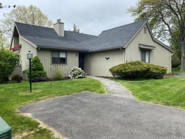 52 Cedar Bark Ln A, Stratford, CT
