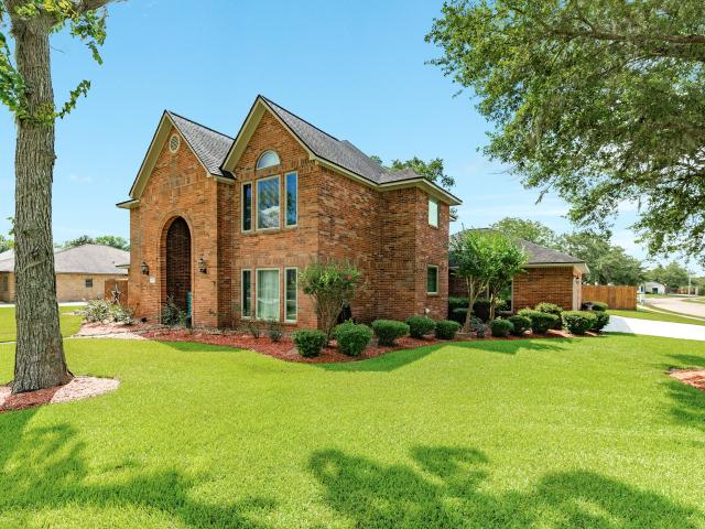 52 Chesswood Court