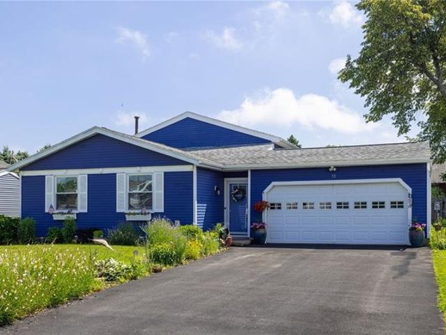 52 Constance Way E, Rochester, NY 14612