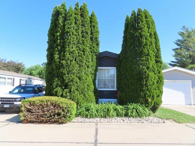 52 Cotts Dr, North Sioux City, SD 57049