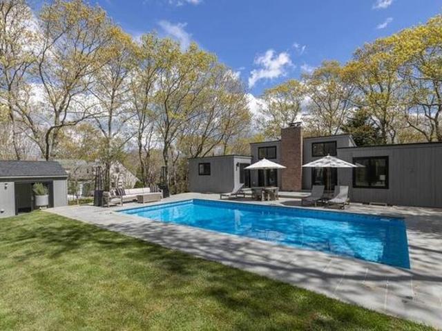 52 Denise St, Sag Harbor, NY 11963