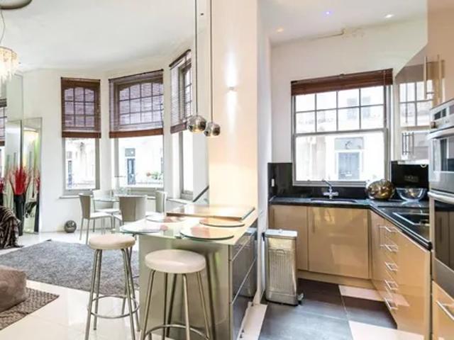 52 Elm Park Road, London, SW10 9PA, United Kingdom | 2 bed duplex for rent #139266593 | Rentberry