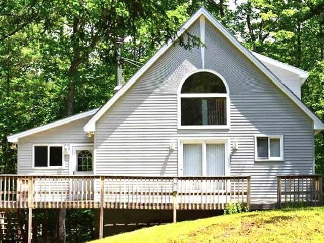 52 Geneve St, Moultonborough, NH 03254