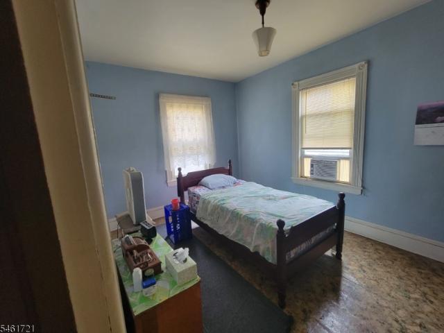 52 Goffle Rd